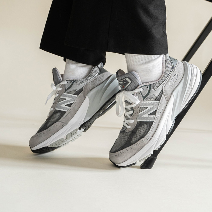 New Balance W990GL6 - Made in USA (grey) | 43einhalb Sneaker Store