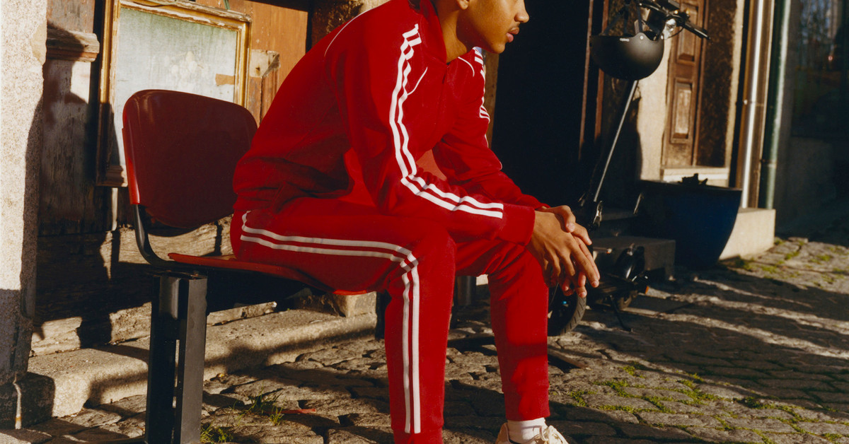 VEJA Aegean Project V-90 Made in Portugal (extra white / pierre / almond) | 43einhalb Sneaker Store