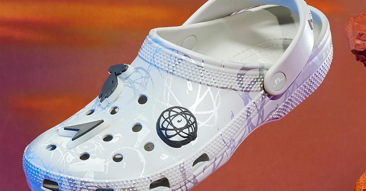 Crocs x Futura Laboratories Clog Pearl White | 43einhalb Sneaker Store