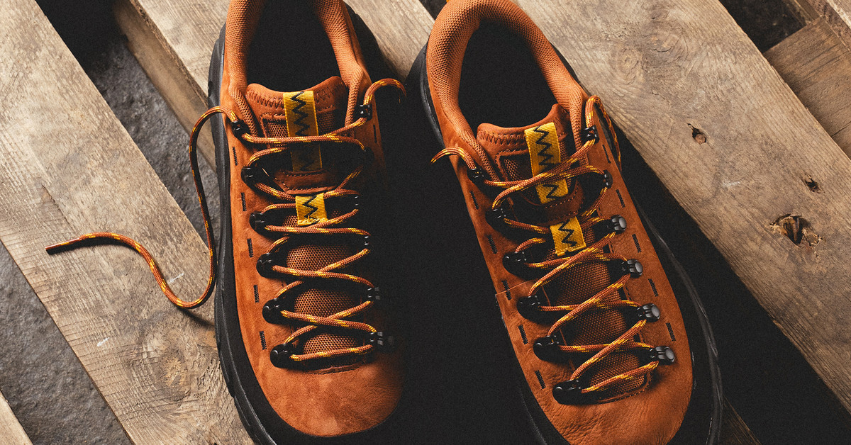 HOKA ONE ONE Tor Summit (hazelnut / black) | 43einhalb Sneaker Store