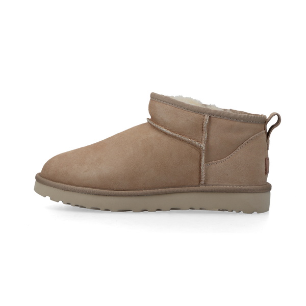 UGG W Classic Ultra Mini Sand | 43einhalb Sneaker Store