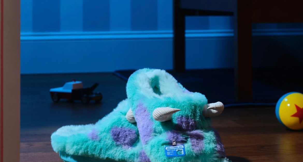 Crocs x Monsters Inc. Cozzzy Sandals Sulley | 43einhalb Sneaker Store