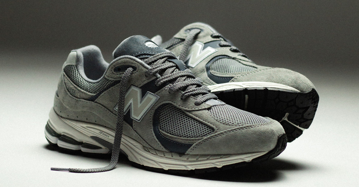 New Balance M2002RST (grau) | 43einhalb Sneaker Store