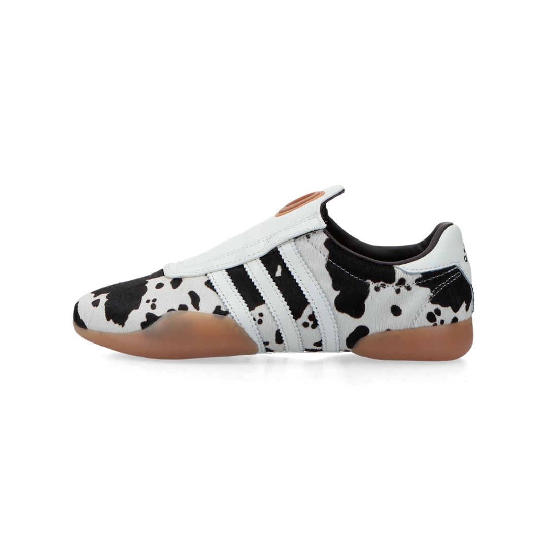 adidas Taekwondo Mei (off white / core black / gum) | 43einhalb Sneaker ...