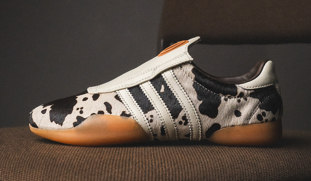 adidas Taekwondo Mei (off white / core black / gum) | 43einhalb Sneaker ...